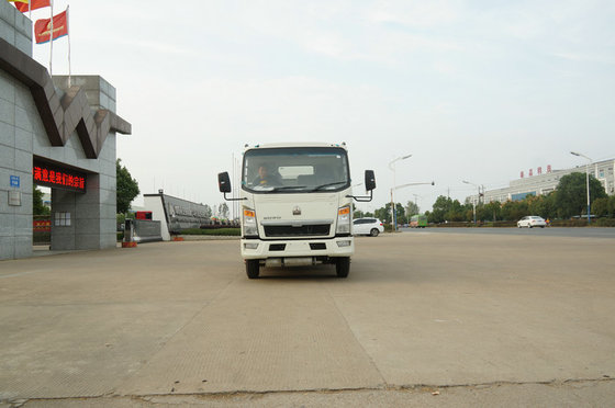 Different Tonnages Fuel Tank Semi Trailer For Liquid Transporting 12R22.5