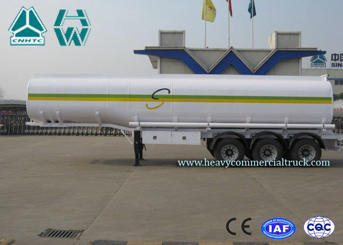 Sinotruk Howo Carbon Steel Tri - axle crude oil trailers One Compartment Emergency Valve