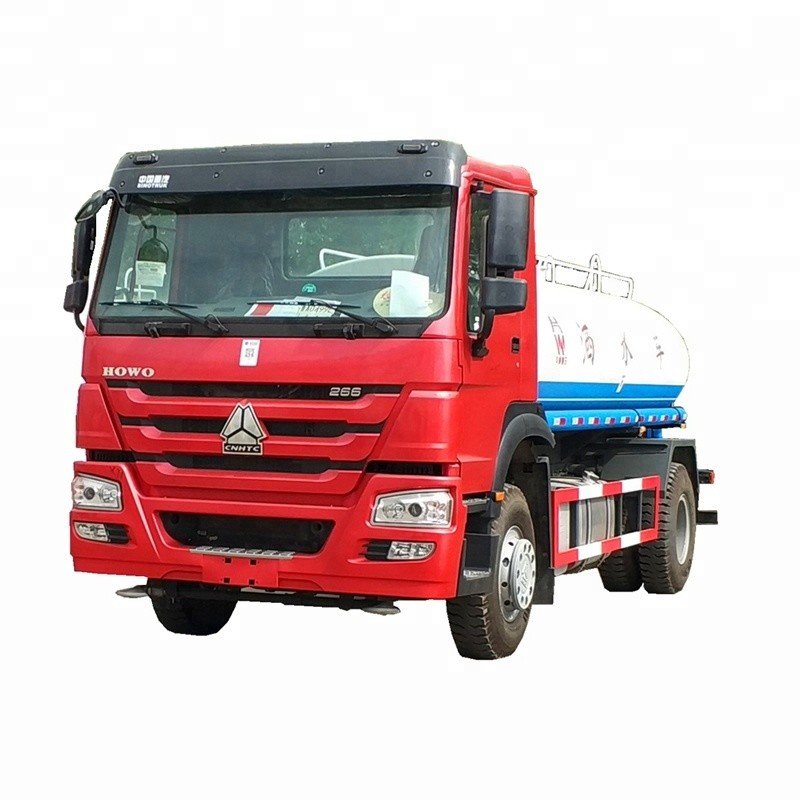 Customized Color Water Tank Truck For Landscape Engineering / Mining Area