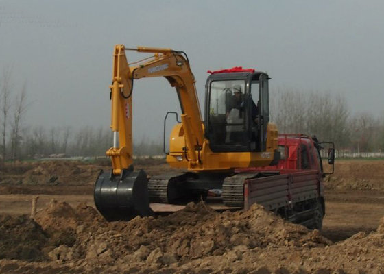China Professional Rubber Tyre Wheel Bucket Excavator Operating Weight 6000kg supplier