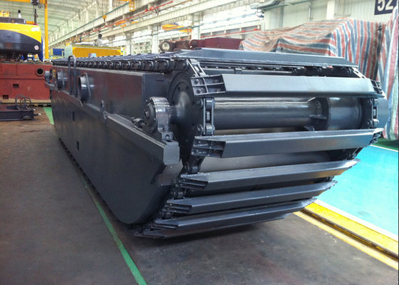 China 112 Kw Engine Amphibious Excavator , 3 Rows Chains Wetland Equipment For Dredger supplier
