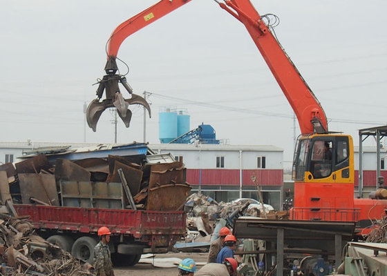 China High Performance 118 Kw Diesel Engine Scrap Handling Machine For Mould Types supplier