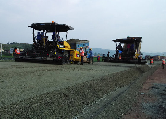 Small Concrete Asphalt Laydown Machine With Hydraulic Telescopic Screed supplier