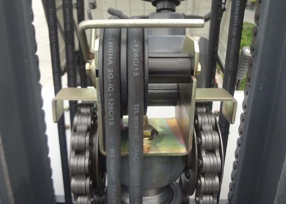 Industrial Warehouse Forklift Trucks / Counterbalance Forklift Truck With Manual Transmission supplier