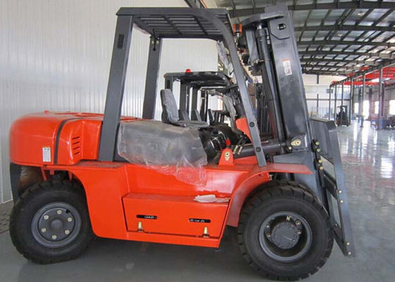 2500kg Lifting Capacity Solid Tyre Diesel Telescopic Forklift Truck , Material Handling Forklift supplier