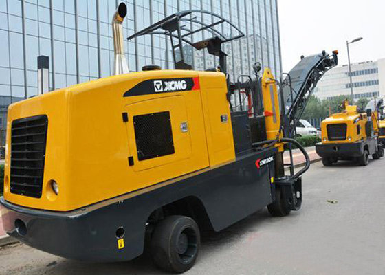 Heavy Construction Machinery Tire Road Milling Machine 1020mm Width / 120mm Depth supplier