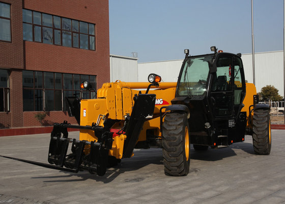 3500kg Automatic All Terrain Telescopic Forklift Machine 13700 mm Height supplier