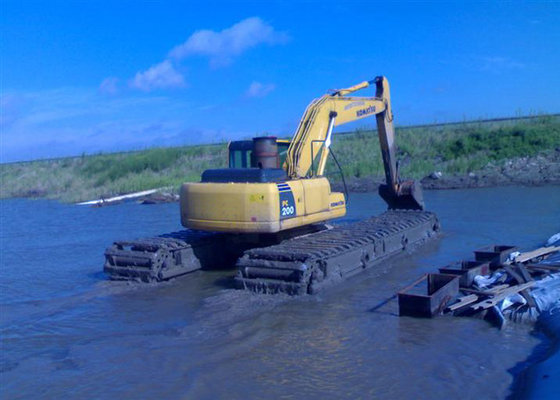 Bucket capacity 0.4 M3 Amphibious Excavator Operating Weight 15000kg / Dredging Excavator supplier