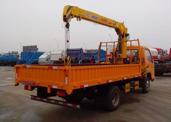 3200 Kg Lifting Capacity Truck Mounted Crane Equipment High Efficiency supplier