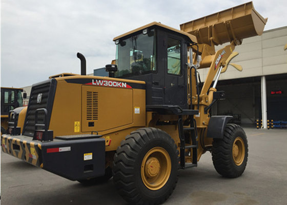 ISO 1.8 Cbm Front End Wheel Loader  Compact Tractor Front End Loader 92kw 11000kg supplier