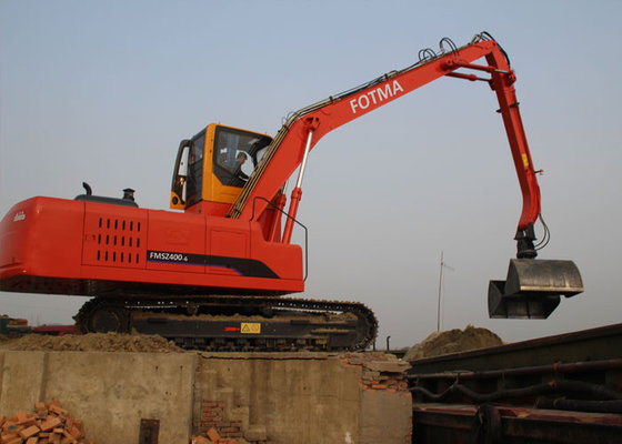 Chippings Crawler Wood Handling Equipment / Wast Material Scrap Handling Crane supplier