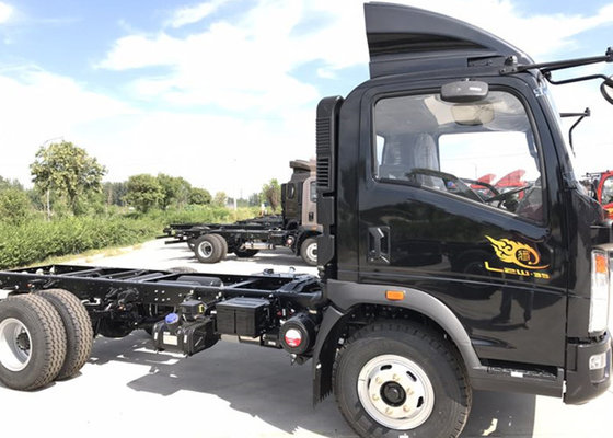 7 - 12 Ton Light Duty Semi Trucks , 4x2 Diesel Light Truck 154HP Cummins Engine
