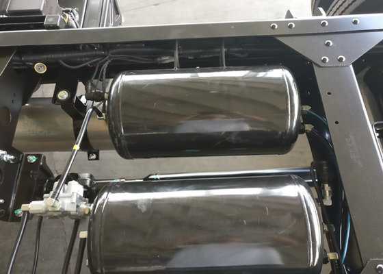 7 - 12 Ton Light Duty Semi Trucks , 4x2 Diesel Light Truck 154HP Cummins Engine
