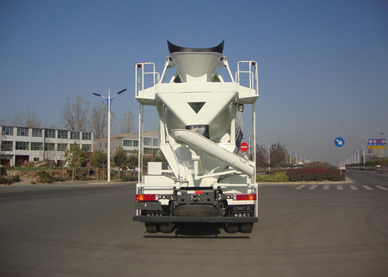 Sinotruk HOWO Concrete Mixer Truck With 10 Wheels 12.00R20 Tire Tri Axles