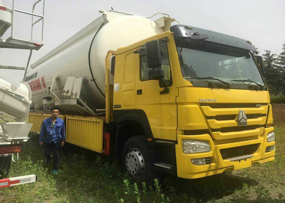 8 Cubic Meter Tank Transport Truck RHD Driving Steering Low Oil Comsuption