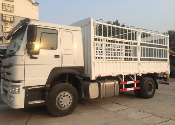 Livestock Heavy Cargo Truck With Stake 20 Ton Capacity 295R22.5 Tire
