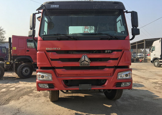 Three Axles Sinotruk Tractor Truck , 50 Ton Mini Prime Mover For Logistics