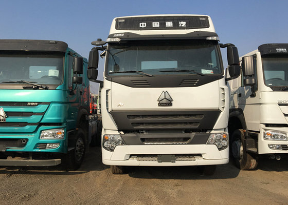 371HP Sinotruk Howo 6x4 Tractor For Transport 12.00R20 Tire 8800kg Curb Weight