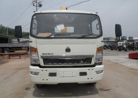 Six Wheels 5T Light Crane Truck , LHD HOWO 4x2 Truck With Loading Crane