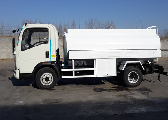 Two Axles Mini Tanker Truck For Oil Transportation 6.50R16 Tire 6CBM Tank