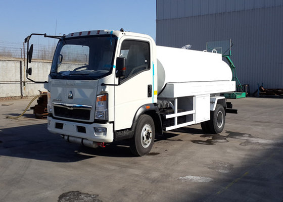 Two Axles Mini Tanker Truck For Oil Transportation 6.50R16 Tire 6CBM Tank