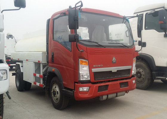 6 Wheels Oil Tanker Truck 91HP Diesel Engine 5 Ton Payload Capacity