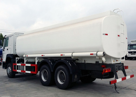 Ten Wheels Petrol Tank Truck , 3 Axles 12.00R20 Tire Oil Delivery Truck