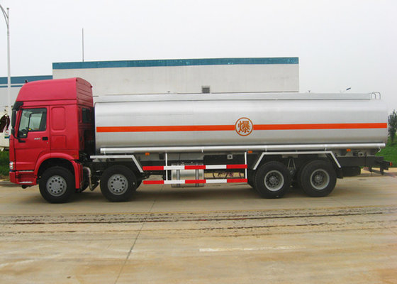 12 Wheels Sinotruk HOWO Oil Tanker Truck 30CBM Big Capacity 371HP Engine