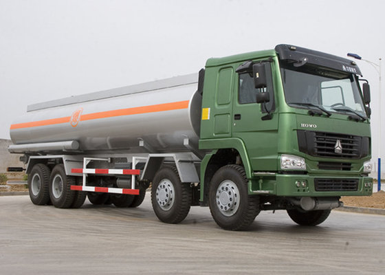 Camion-citerne aspirateur de 25 CBM Lpg, camion de livraison d'essence et d'huile des axes 371HP de HOWO quatre