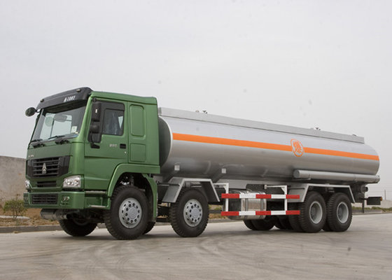 Camion-citerne aspirateur de 25 CBM Lpg, camion de livraison d'essence et d'huile des axes 371HP de HOWO quatre