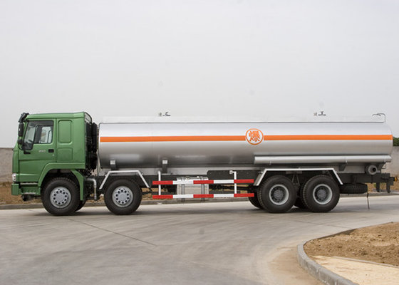Camion-citerne aspirateur de 25 CBM Lpg, camion de livraison d'essence et d'huile des axes 371HP de HOWO quatre