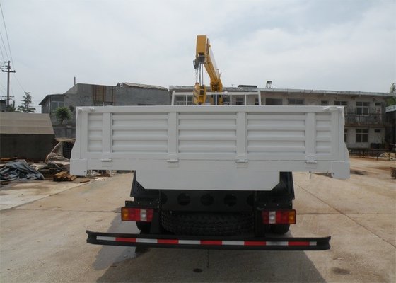 4x2 5 Ton Cargo Crane Truck , LHD / RHD Light Truck Mounted Mobile Crane