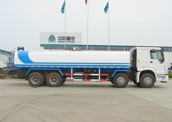 371HP Water Container Truck , 8x4 HW13710 Transmission Water Spray Truck