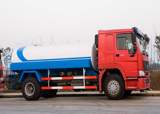 10CBM Water Tanker Truck EURO II Emission Standard 6 Wheels HW76 Cabin