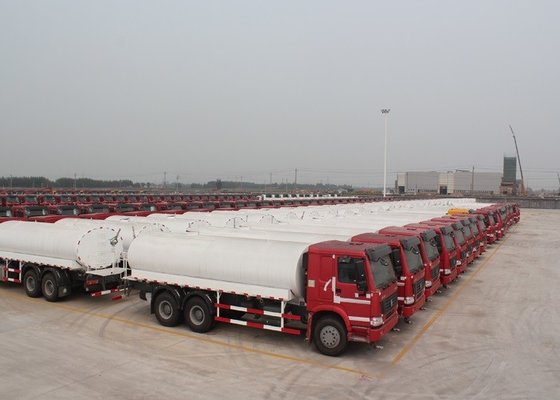 HOWO 20m3 Water Tanker Truck ZF8198 Driving Steering Front / Rear Spraying System