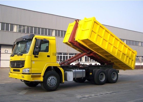 High Performance Solid Garbage Collection Trucks HW13710 Transmission