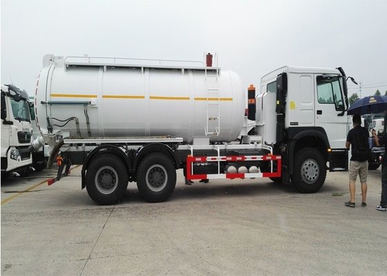 camion de nettoyage de l'égout 6x4, camions de rebut septiques de LHD/RHD pour le nettoyage de ville