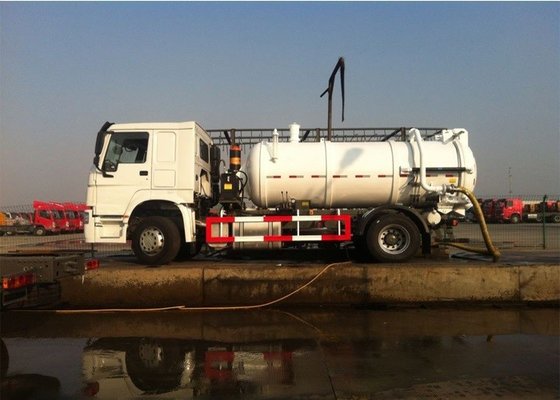 266HP Sewage Suction Truck 8 - 10CBM Volume 295 / 80R22.5 Rim / Tire