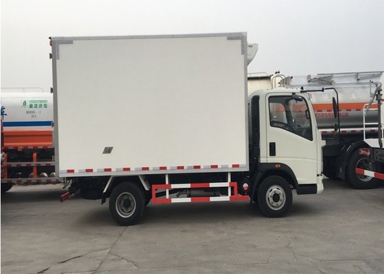 Camion réfrigéré de boîte de 10 T avec le châssis Polymer Composites Van Board de SINOTRUK HOWO