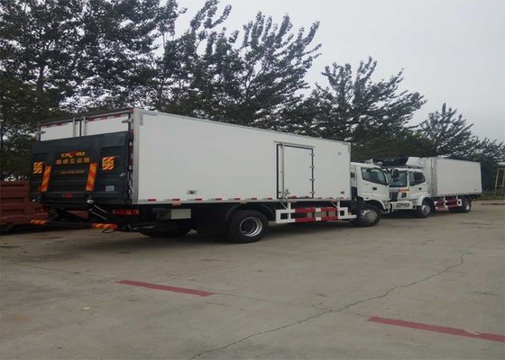 Petit camion réfrigéré de 6 roues, 4X2 camion de livraison de congélateur de transport de nourriture de 110 puissances en chevaux