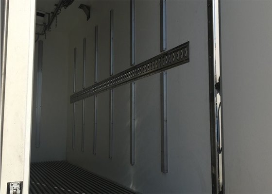 4x2 Refrigerated Box Truck Full Size Rear Door Open Stainless Steel Hinges Type