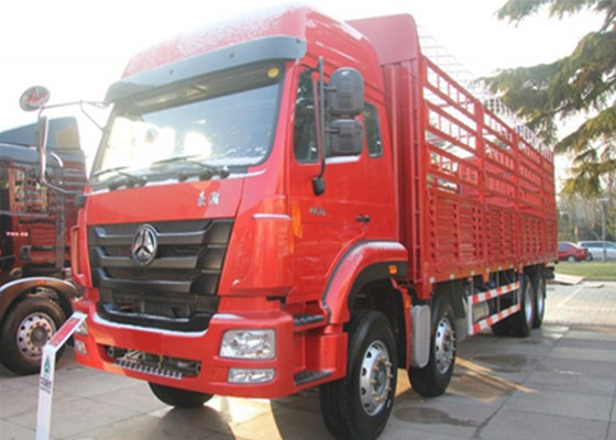 40 Ton Heavy Livestock Trucks , Four Axles Cattle Transport Trucks 11.00R20 Tire