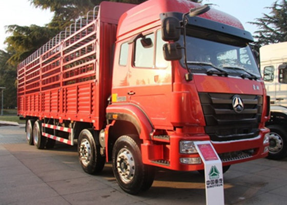 40 Ton Heavy Livestock Trucks , Four Axles Cattle Transport Trucks 11.00R20 Tire
