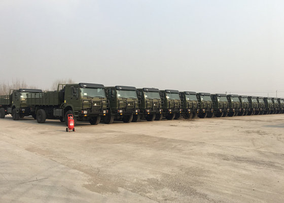 30 Ton Load 290HP Army Cargo Truck , 14.00R20 Tire Howo Military Trucks