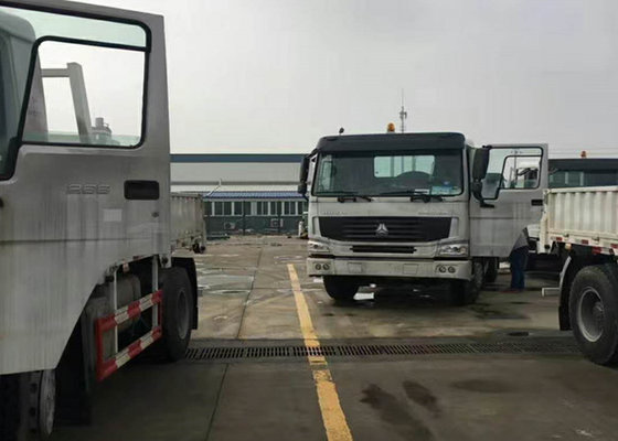 6 Wheels 4x2 Dropside Truck , Sinotruk HOWO 295R22.5 Tire Heavy Duty Trucks