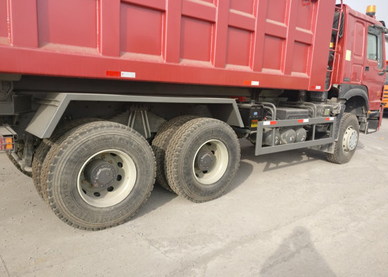 25 camion à benne basculante lourd du yard cube 336HP Sinotruk HOWO pour le transport de sable