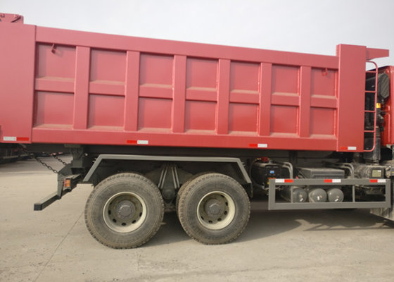 25 camion à benne basculante lourd du yard cube 336HP Sinotruk HOWO pour le transport de sable