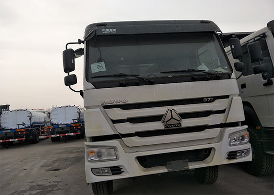 SINOTRUK HOWO LHD / RHD Heavy Dump Truck 30T With HW19710 Transmission
