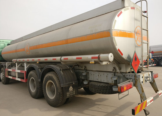 Vier Achsen-Tankfahrzeug-LKW SINOTRUK HOWO 30 - 40 Tonnen für Öl-Transport