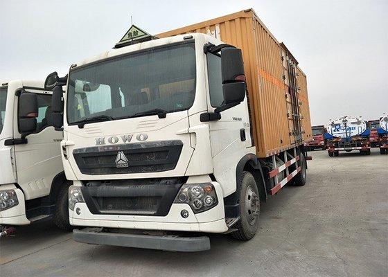 camion de petite case de 4*2 7T SINOTRUK HOWO avec la porte arrière et la porte simple ouvertes